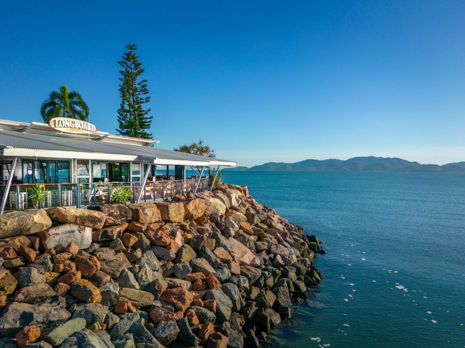 Home | Longboard Bar & Grill